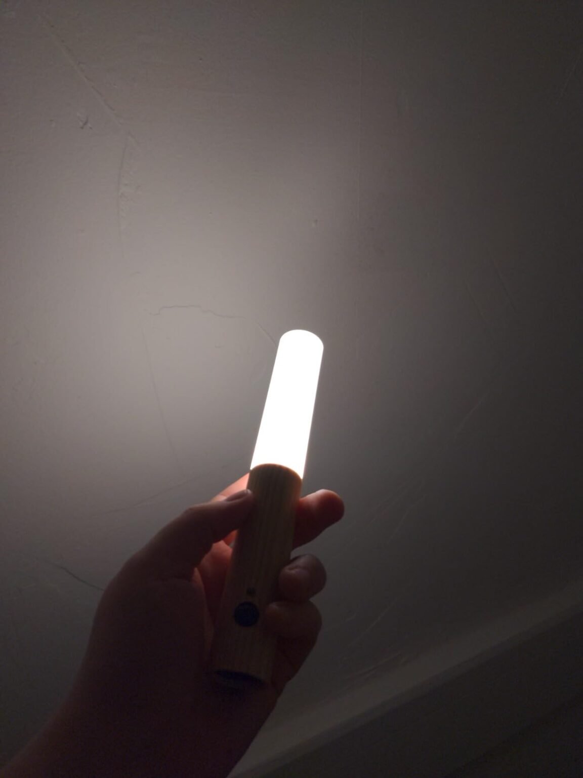 10 Battery Powered Options To Add Light Fixtures Without Electricity ...